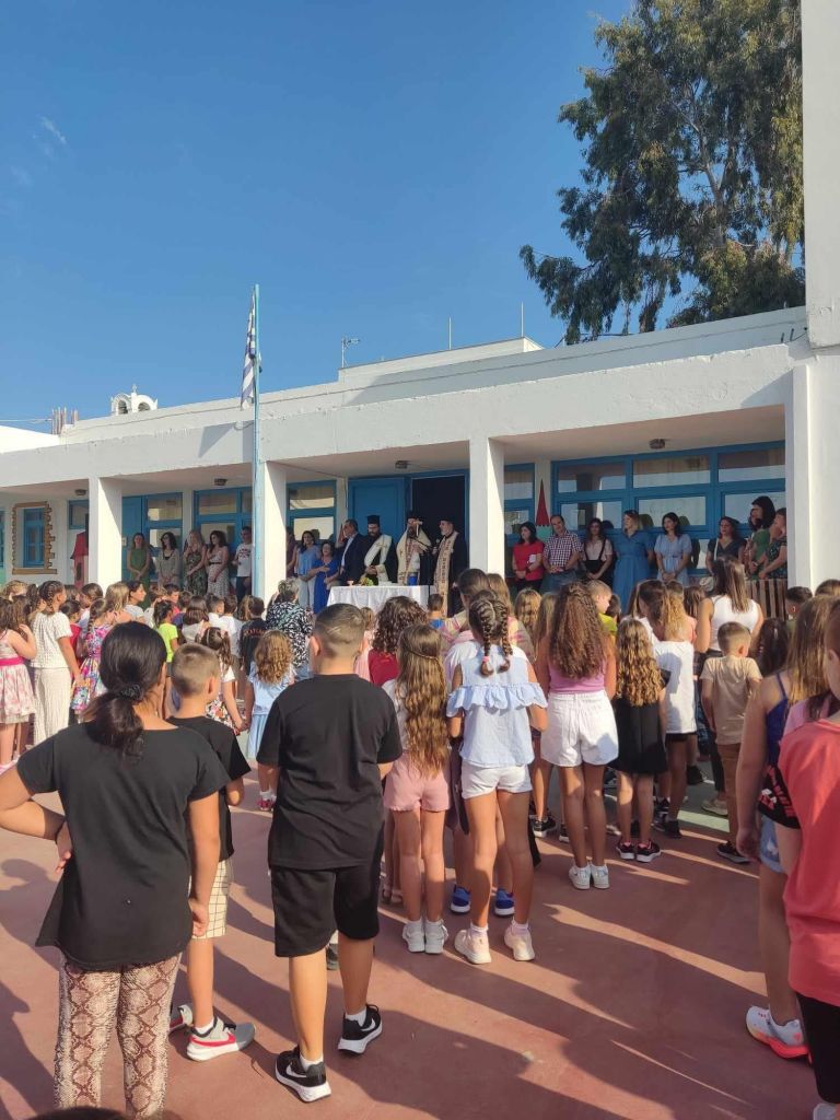Η Λαική Συσπείρωση Θήρας για τη νέα σχολική χρονιά