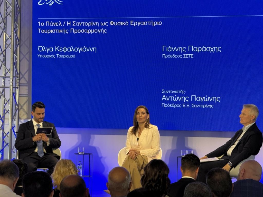 Ετοιμη για τη μάχη της θερινής σεζόν του 2025 η Σαντορίνη